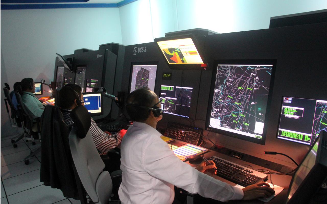 La FAA presenta plan para modernizar los sistemas de control de tráfico ...